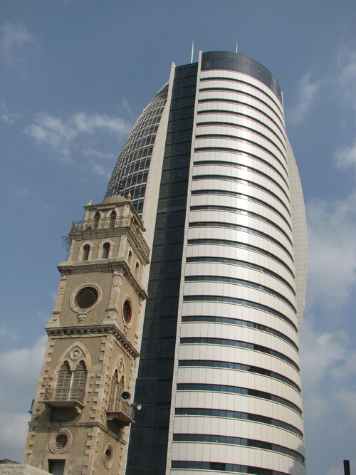 Yoaview | סליחה עבד אל חמיד. מה השעה?